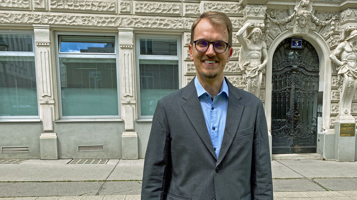 Cross-dimensional quantum theories - scilog